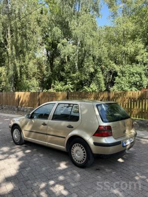 Желтый Фольксваген Гольф 2001 в Кулдига, объемом двигателя 1.60 л и пробегом 249 тыс. км за 1400 €, фото 3 на AUTOMOTO.COM.LV