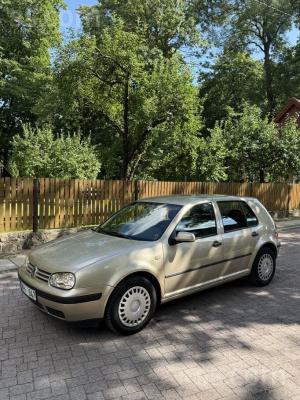 Желтый Фольксваген Гольф 2001 в Кулдига, объемом двигателя 1.60 л и пробегом 249 тыс. км за 1400 €, фото 5 на AUTOMOTO.COM.LV
