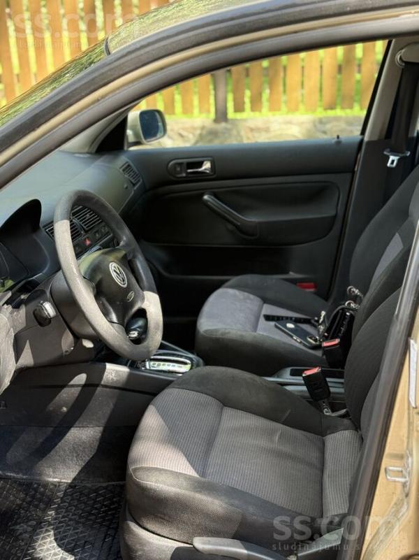 Dzeltens Volkswagen Golf 2001 Kuldīga, ar dzinēja tilpumu 1.60 L un nobraukumu 249 tūkst. km par 1400 €, foto 7 vietnē AUTOMOTO.COM.LV