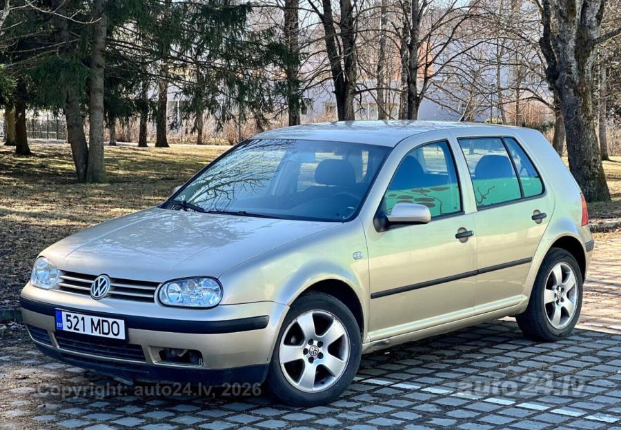 Yellow Volkswagen Golf 2003 in Tallinn, with an engine capacity of 1.40 L and mileage of 215 thousand km for 1190 €, photo 1 on AUTOMOTO.COM.LV