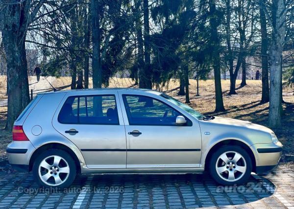 Dzeltens Volkswagen Golf 2003 Tallina, ar dzinēja tilpumu 1.40 L un nobraukumu 215 tūkst. km par 1190 €, foto 3 vietnē AUTOMOTO.COM.LV