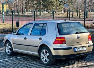 Yellow Volkswagen Golf 2003 in Tallinn, with an engine capacity of 1.40 L and mileage of 215 thousand km for 1190 €, photo 5 on AUTOMOTO.COM.LV