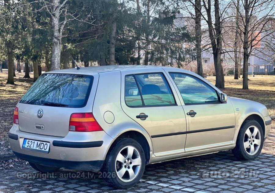 Yellow Volkswagen Golf 2003 in Tallinn, with an engine capacity of 1.40 L and mileage of 215 thousand km for 1190 €, photo 6 on AUTOMOTO.COM.LV