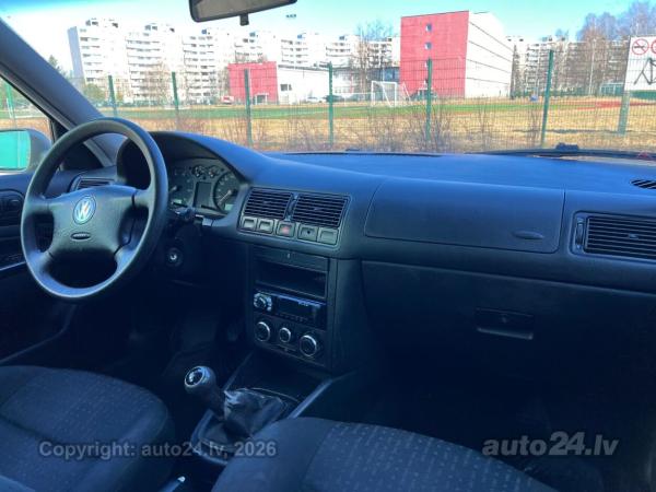 Dzeltens Volkswagen Golf 2003 Tallina, ar dzinēja tilpumu 1.40 L un nobraukumu 215 tūkst. km par 1190 €, foto 8 vietnē AUTOMOTO.COM.LV