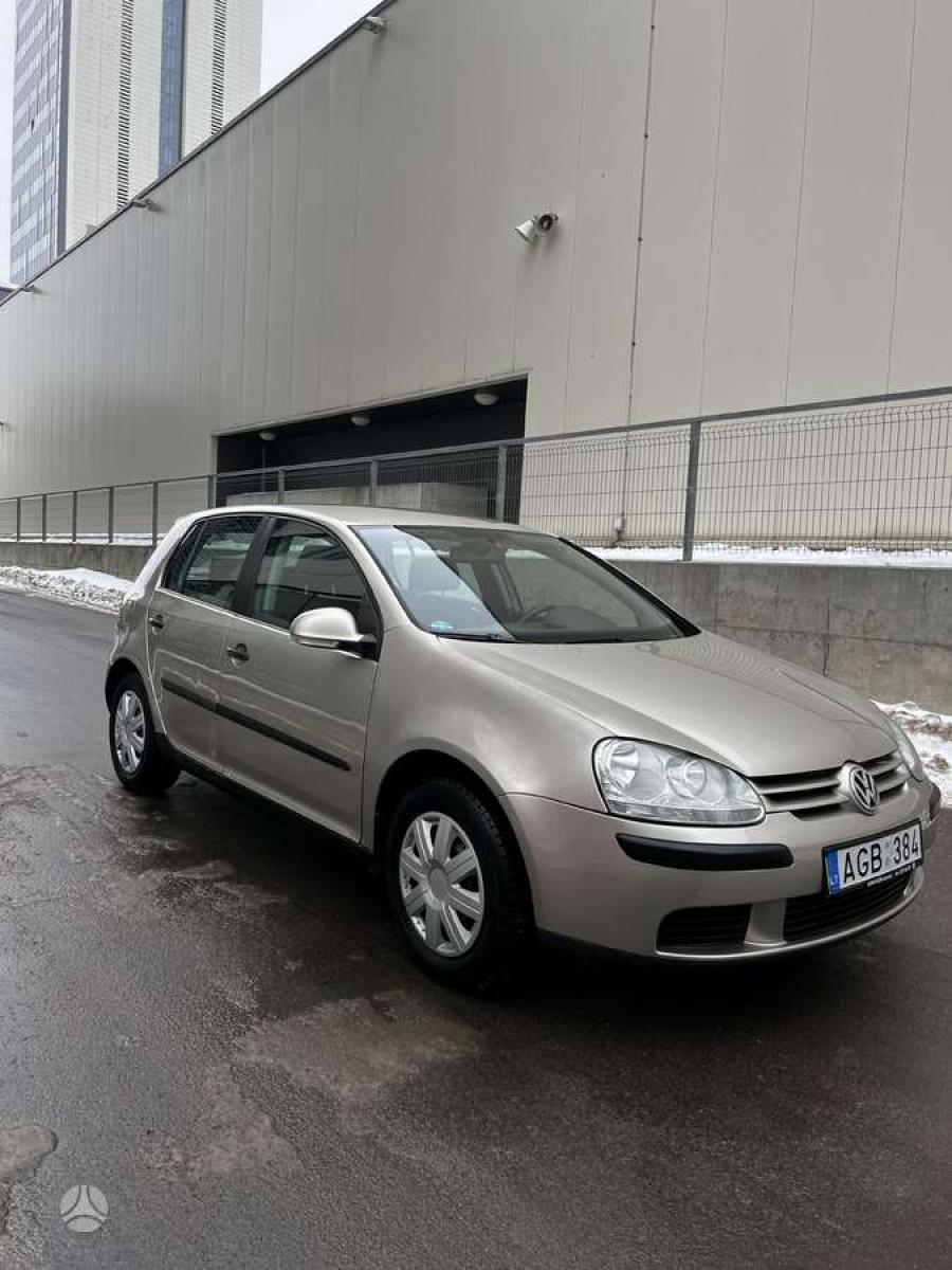 Yellow Volkswagen Golf 2004 in Vilnius, with an engine capacity of 1.60 L and mileage of 183 thousand km for 750 €, photo 1 on AUTOMOTO.COM.LV