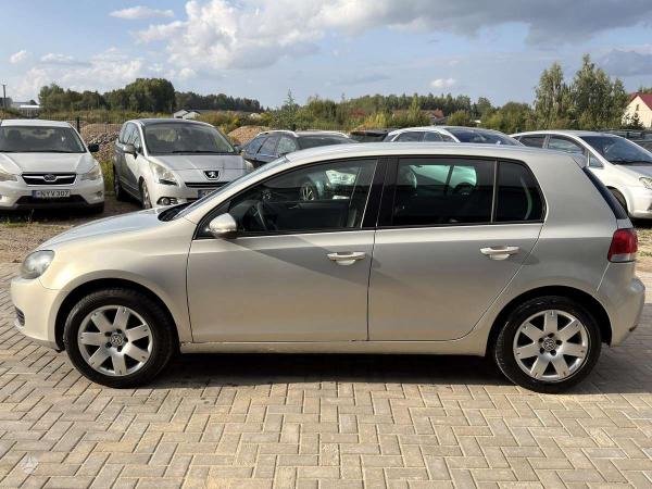 Yellow Volkswagen Golf 2012 in Vilnius, with an engine capacity of 1.40 L and mileage of 235 thousand km for 1450 €, photo 3 on AUTOMOTO.COM.LV