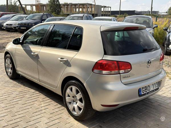 Yellow Volkswagen Golf 2012 in Vilnius, with an engine capacity of 1.40 L and mileage of 235 thousand km for 1450 €, photo 4 on AUTOMOTO.COM.LV