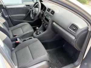 Yellow Volkswagen Golf 2012 in Vilnius, with an engine capacity of 1.40 L and mileage of 235 thousand km for 1450 €, photo 19 on AUTOMOTO.COM.LV