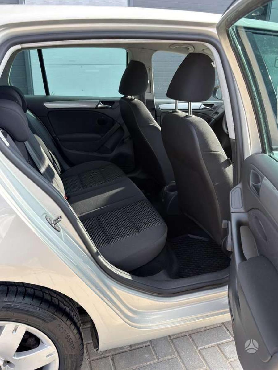 Yellow Volkswagen Golf 2012 in Vilnius, with an engine capacity of 1.40 L and mileage of 235 thousand km for 1450 €, photo 21 on AUTOMOTO.COM.LV
