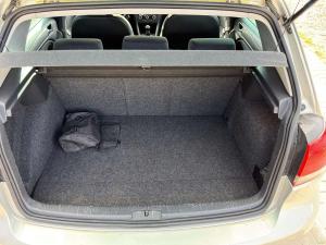 Yellow Volkswagen Golf 2012 in Vilnius, with an engine capacity of 1.40 L and mileage of 235 thousand km for 1450 €, photo 23 on AUTOMOTO.COM.LV