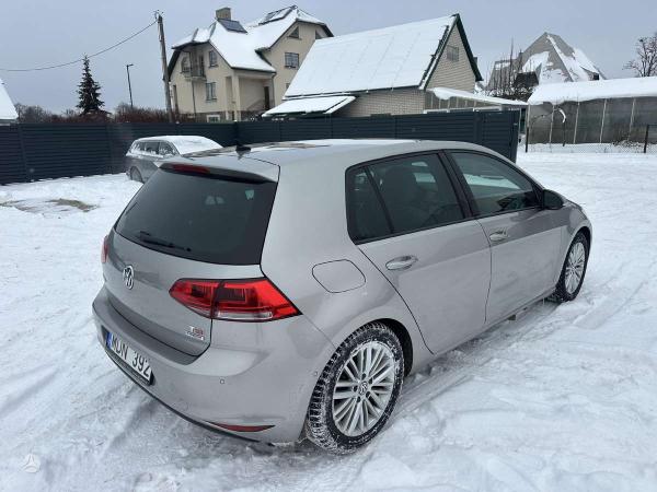Yellow Volkswagen Golf 2013 in Kaunas, with an engine capacity of 1.40 L and mileage of 233 thousand km for 7200 €, photo 9 on AUTOMOTO.COM.LV