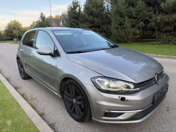 Yellow Volkswagen Golf 2015 in Kaunas, with an engine capacity of 1.97 L and mileage of 250 thousand km for 8999 €, photo 2 on AUTOMOTO.COM.LV