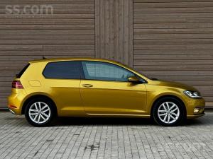 Yellow Volkswagen Golf 2017 in Jelgava, with an engine capacity of 2.00 L and mileage of 253 thousand km for 10600 €, photo 3 on AUTOMOTO.COM.LV