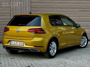 Yellow Volkswagen Golf 2017 in Jelgava, with an engine capacity of 2.00 L and mileage of 253 thousand km for 10600 €, photo 11 on AUTOMOTO.COM.LV