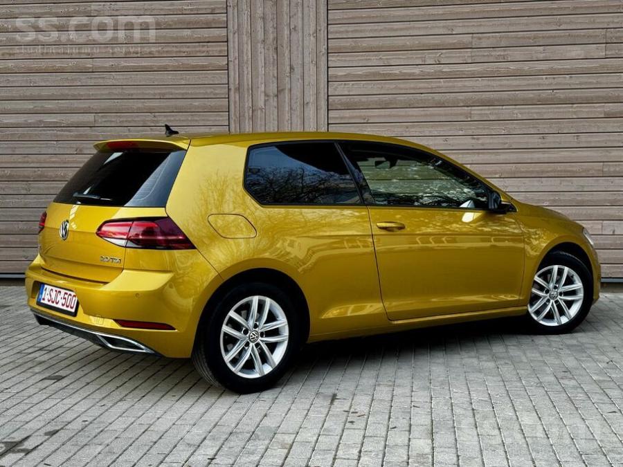 Yellow Volkswagen Golf 2017 in Jelgava, with an engine capacity of 2.00 L and mileage of 253 thousand km for 10600 €, photo 12 on AUTOMOTO.COM.LV