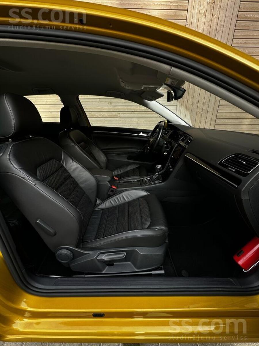 Yellow Volkswagen Golf 2017 in Jelgava, with an engine capacity of 2.00 L and mileage of 253 thousand km for 10600 €, photo 15 on AUTOMOTO.COM.LV