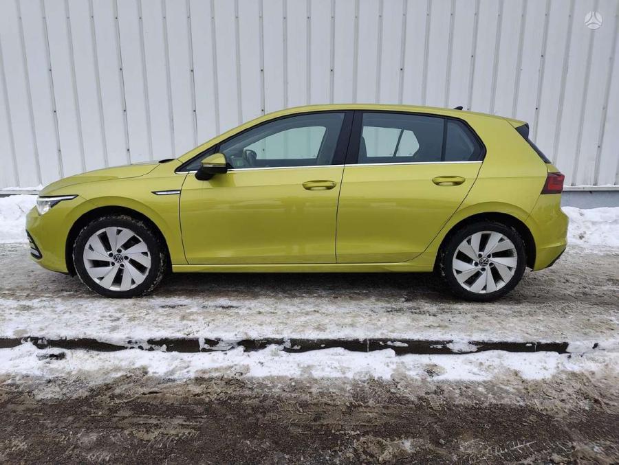 Yellow Volkswagen Golf 2020 in Vilnius, with an engine capacity of 1.50 L and mileage of 71 thousand km for 19300 €, photo 5 on AUTOMOTO.COM.LV
