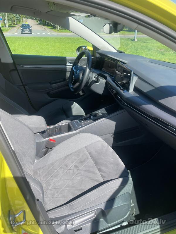 Yellow Volkswagen Golf 2020 in Tallinn, with an engine capacity of 1.50 L and mileage of 82 thousand km for 20500 €, photo 9 on AUTOMOTO.COM.LV