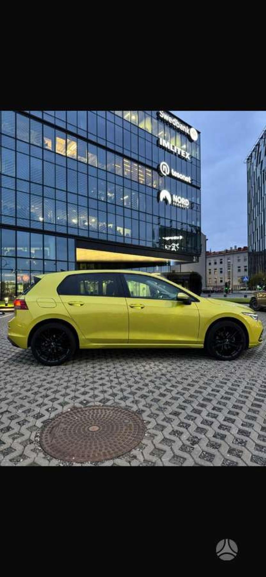 Yellow Volkswagen Golf 2021 in Kaunas, with an engine capacity of 1.50 L and mileage of 110 thousand km for 18500 €, photo 2 on AUTOMOTO.COM.LV