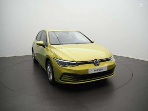 Yellow Volkswagen Golf 2022 in Vilnius, with an engine capacity of 1.50 L and mileage of 98 thousand km for 17500 €, photo 3 on AUTOMOTO.COM.LV