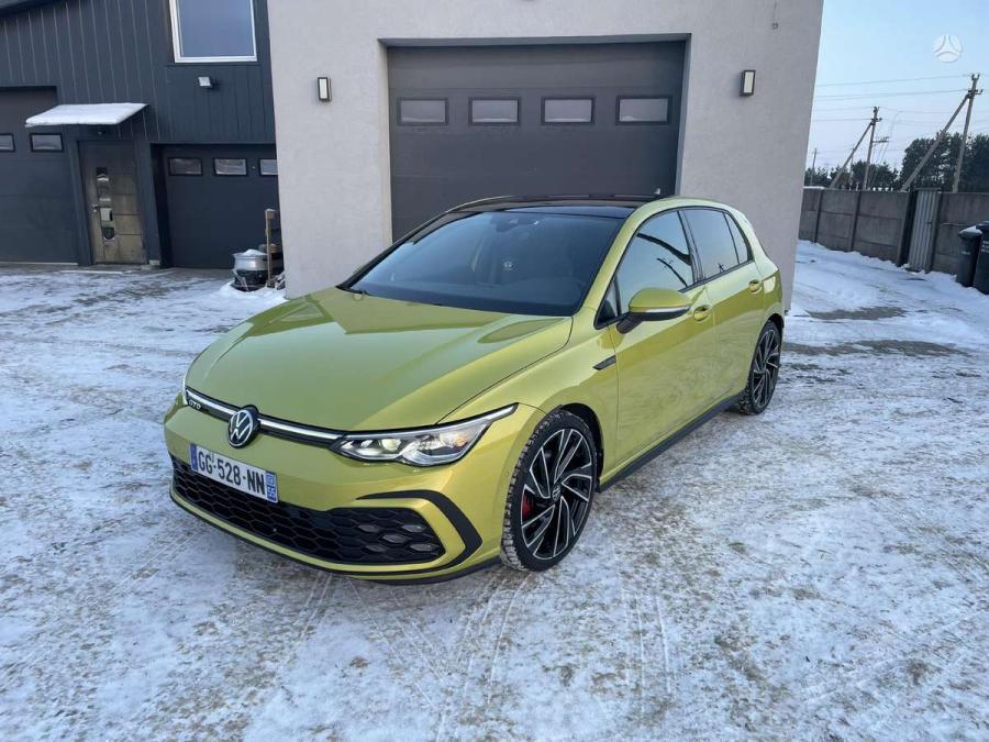 Yellow Volkswagen Golf 2022 in Jurbarkas, with an engine capacity of 2.00 L and mileage of 66 thousand km for 24750 €, photo 7 on AUTOMOTO.COM.LV