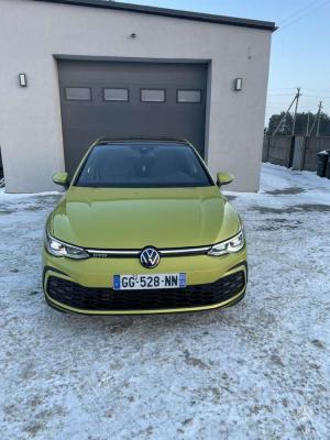 Yellow Volkswagen Golf 2022 in Jurbarkas, with an engine capacity of 2.00 L and mileage of 66 thousand km for 24750 €, photo 10 on AUTOMOTO.COM.LV