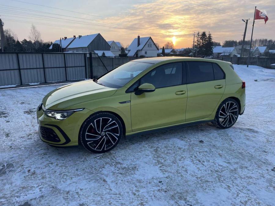Yellow Volkswagen Golf 2022 in Jurbarkas, with an engine capacity of 2.00 L and mileage of 66 thousand km for 24750 €, photo 12 on AUTOMOTO.COM.LV