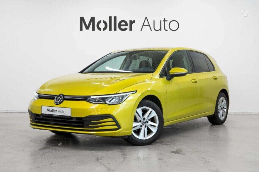 Yellow Volkswagen Golf 2022 in Vilnius, with an engine capacity of 1.50 L and mileage of 106 thousand km for 17900 €, photo 1 on AUTOMOTO.COM.LV