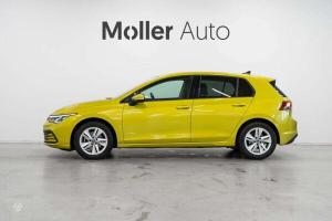Yellow Volkswagen Golf 2022 in Vilnius, with an engine capacity of 1.50 L and mileage of 106 thousand km for 17900 €, photo 3 on AUTOMOTO.COM.LV