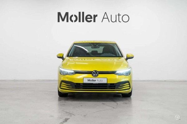 Yellow Volkswagen Golf 2022 in Vilnius, with an engine capacity of 1.50 L and mileage of 106 thousand km for 17900 €, photo 5 on AUTOMOTO.COM.LV