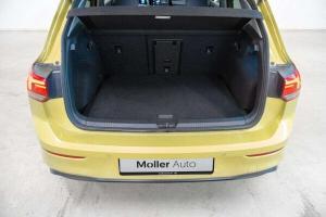 Yellow Volkswagen Golf 2022 in Vilnius, with an engine capacity of 1.50 L and mileage of 106 thousand km for 17900 €, photo 22 on AUTOMOTO.COM.LV