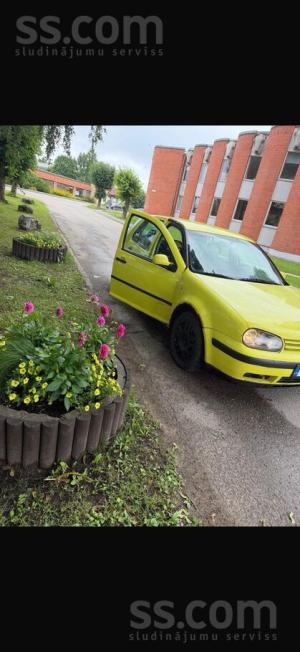 Dzeltens Volkswagen Golf 2000 Rīga, ar dzinēja tilpumu 1.90 L un nobraukumu 400 tūkst. km par 800 €, foto 3 vietnē AUTOMOTO.COM.LV
