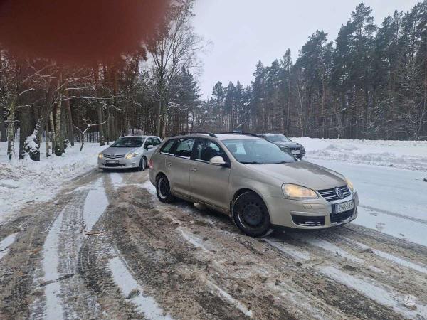 Dzeltens Volkswagen Golf 2008 Šilutė, ar dzinēja tilpumu 1.90 L un nobraukumu 350 tūkst. km par 1600 €, foto 1 vietnē AUTOMOTO.COM.LV