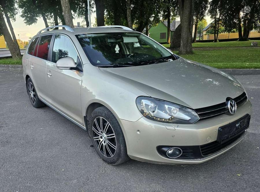 Dzeltens Volkswagen Golf 2012 Kelmė, ar dzinēja tilpumu 1.60 L un nobraukumu 300 tūkst. km par 3250 €, foto 1 vietnē AUTOMOTO.COM.LV