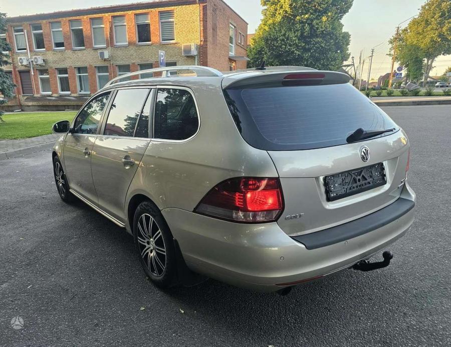 Dzeltens Volkswagen Golf 2012 Kelmė, ar dzinēja tilpumu 1.60 L un nobraukumu 300 tūkst. km par 3250 €, foto 4 vietnē AUTOMOTO.COM.LV