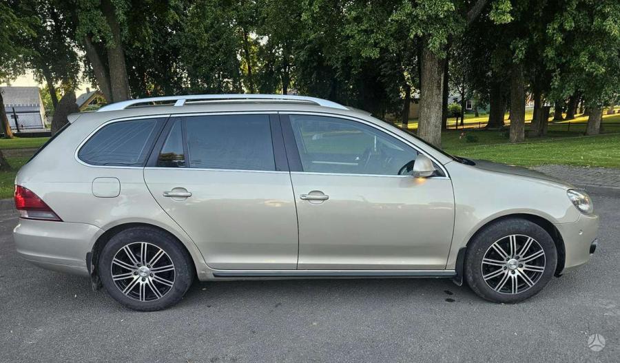 Dzeltens Volkswagen Golf 2012 Kelmė, ar dzinēja tilpumu 1.60 L un nobraukumu 300 tūkst. km par 3250 €, foto 6 vietnē AUTOMOTO.COM.LV