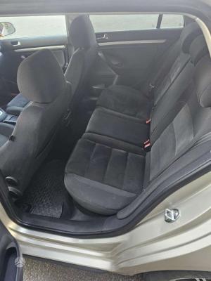 Dzeltens Volkswagen Golf 2012 Kelmė, ar dzinēja tilpumu 1.60 L un nobraukumu 300 tūkst. km par 3250 €, foto 12 vietnē AUTOMOTO.COM.LV