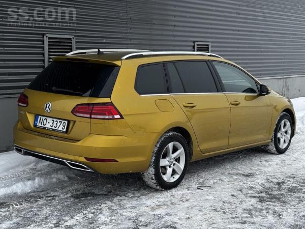 Yellow Volkswagen Golf 2018 in Riga, with an engine capacity of 2.00 L and mileage of 264 thousand km for 12900 €, photo 5 on AUTOMOTO.COM.LV