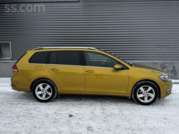 Yellow Volkswagen Golf 2018 in Riga, with an engine capacity of 2.00 L and mileage of 264 thousand km for 12900 €, photo 6 on AUTOMOTO.COM.LV