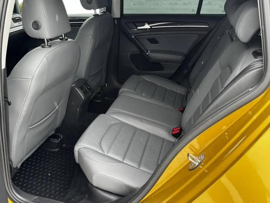 Dzeltens Volkswagen Golf 2018 Rīga, ar dzinēja tilpumu 2.00 L un nobraukumu 264 tūkst. km par 11900 €, foto 12 vietnē AUTOMOTO.COM.LV