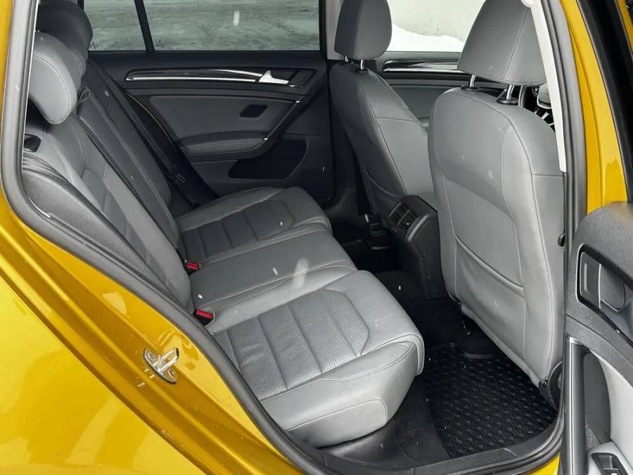 Dzeltens Volkswagen Golf 2018 Rīga, ar dzinēja tilpumu 2.00 L un nobraukumu 264 tūkst. km par 11900 €, foto 13 vietnē AUTOMOTO.COM.LV