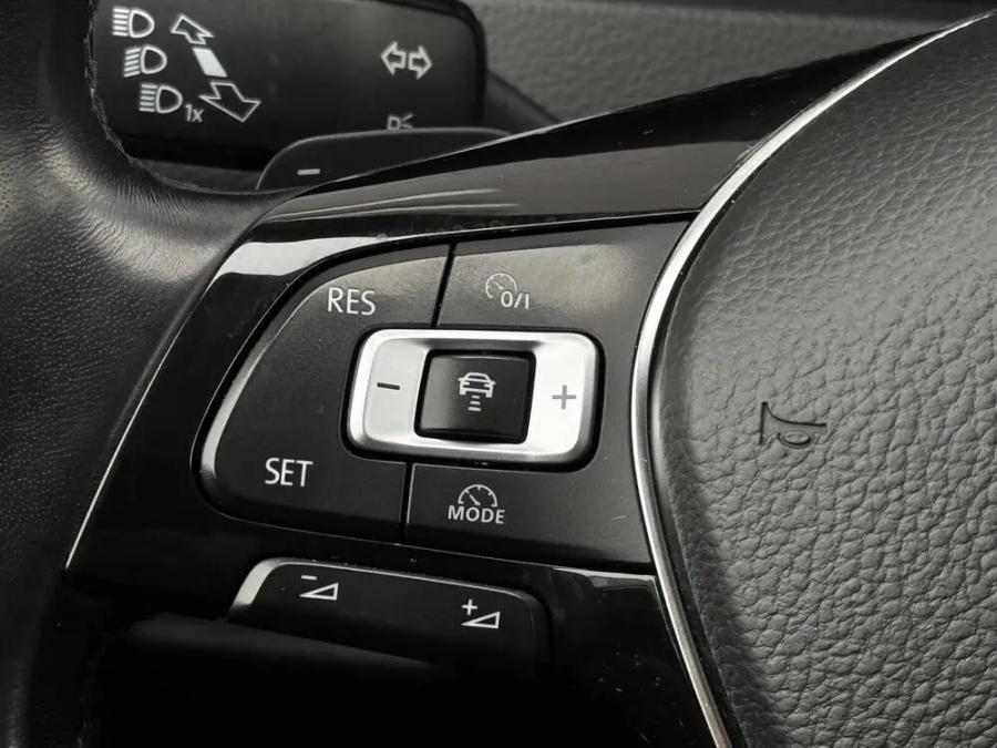 Dzeltens Volkswagen Golf 2018 Rīga, ar dzinēja tilpumu 2.00 L un nobraukumu 264 tūkst. km par 11900 €, foto 25 vietnē AUTOMOTO.COM.LV