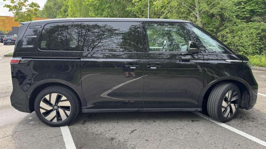 Melns Volkswagen ID. Buzz 2024 Birštonas, ar dzinēja tilpumu 0.00 L un nobraukumu 29 tūkst. km par 40000 €, foto 5 vietnē AUTOMOTO.COM.LV