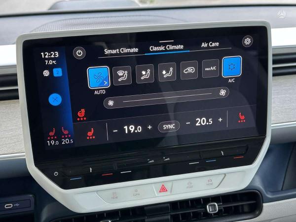 Blue Volkswagen ID. Buzz 2022 in Kaunas, with an engine capacity of 0.00 L and mileage of 25 thousand km for 39950 €, photo 11 on AUTOMOTO.COM.LV