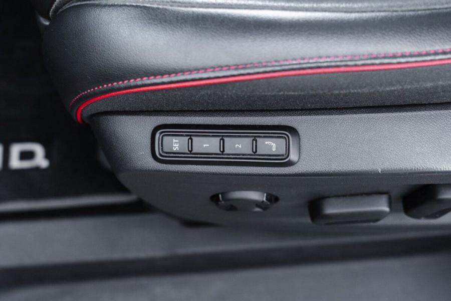 Volkswagen ID. Buzz 2025 Rīga, ar dzinēja tilpumu 0.00 L un nobraukumu 70 tūkst. km par 59900 €, foto 17 vietnē AUTOMOTO.COM.LV
