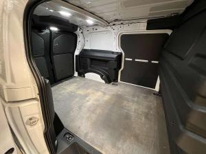 White Volkswagen ID. Buzz 2024 in Kaunas, with an engine capacity of 0.00 L and mileage of 93 thousand km for 29500 €, photo 11 on AUTOMOTO.COM.LV