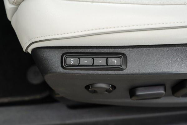 Dzeltens Volkswagen ID. Buzz 2023 Mārupe, ar dzinēja tilpumu 0.00 L un nobraukumu 93 tūkst. km par 39900 €, foto 11 vietnē AUTOMOTO.COM.LV