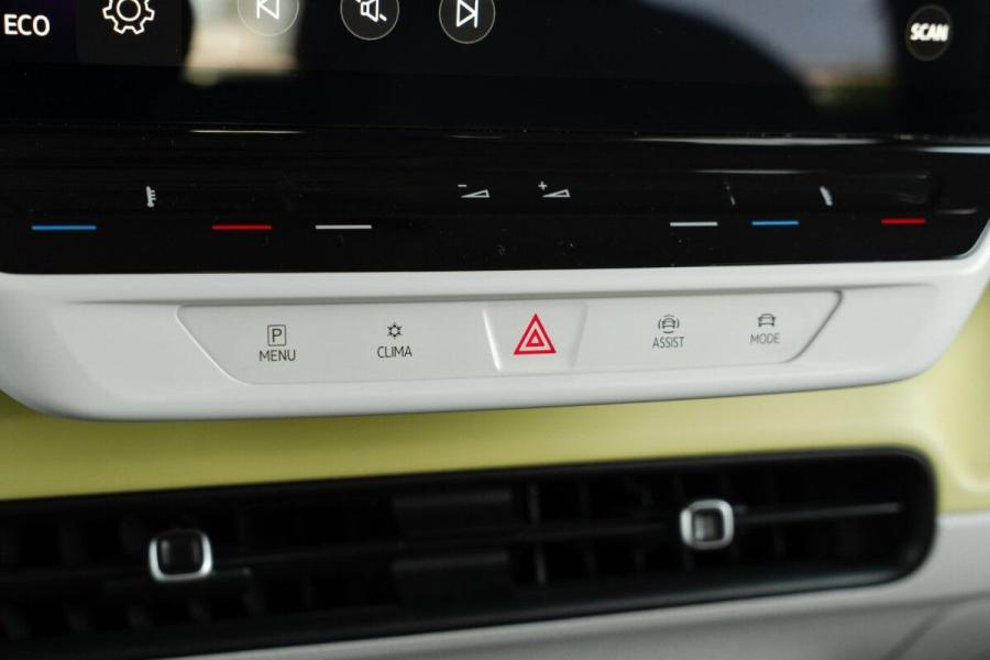 Yellow Volkswagen ID. Buzz 2023 in Marupe, with an engine capacity of 0.00 L and mileage of 93 thousand km for 39900 €, photo 28 on AUTOMOTO.COM.LV