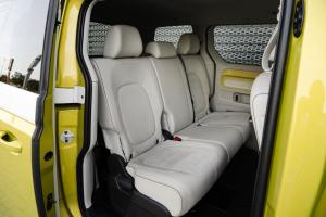Yellow Volkswagen ID. Buzz 2023 in Marupe, with an engine capacity of 0.00 L and mileage of 93 thousand km for 39900 €, photo 32 on AUTOMOTO.COM.LV