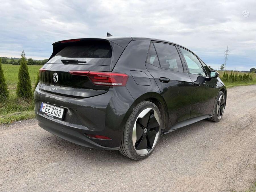 Black Volkswagen ID.3 2020 in Kaunas, with an engine capacity of 0.00 L and mileage of 118 thousand km for 16990 €, photo 5 on AUTOMOTO.COM.LV